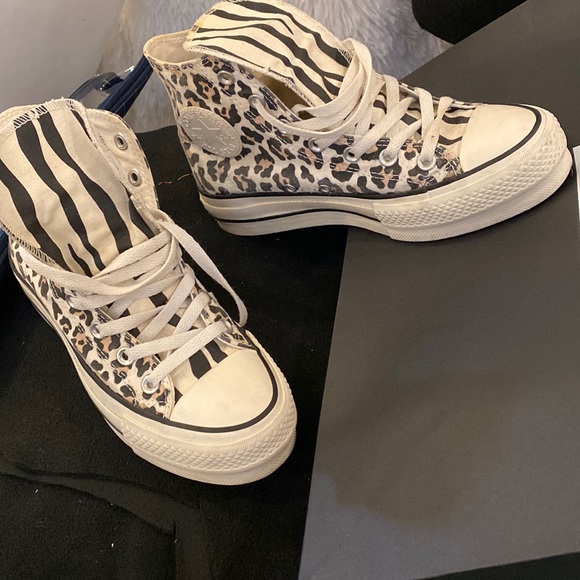 Converse | Shoes | Thick Sole With Leather Converse Appliqu On Side Few ...